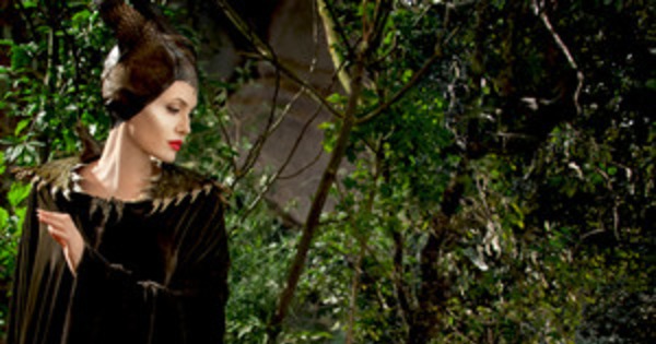 Angelina Jolie Stares Down Vivienne Jolie Pitts Princess Aurora In